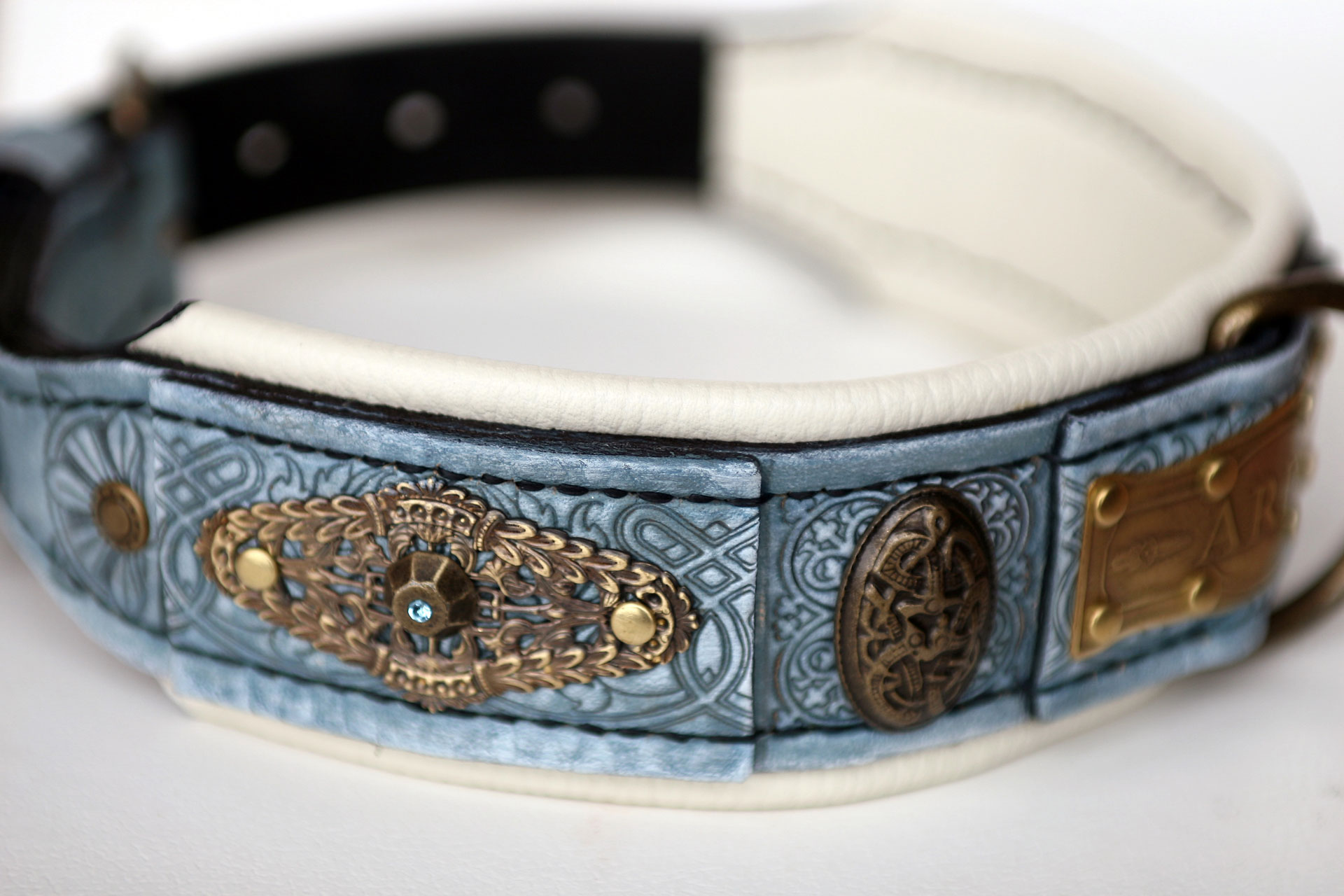 BLUE SARDI | Baby blue leather dog collar - Sauri Dog Collars